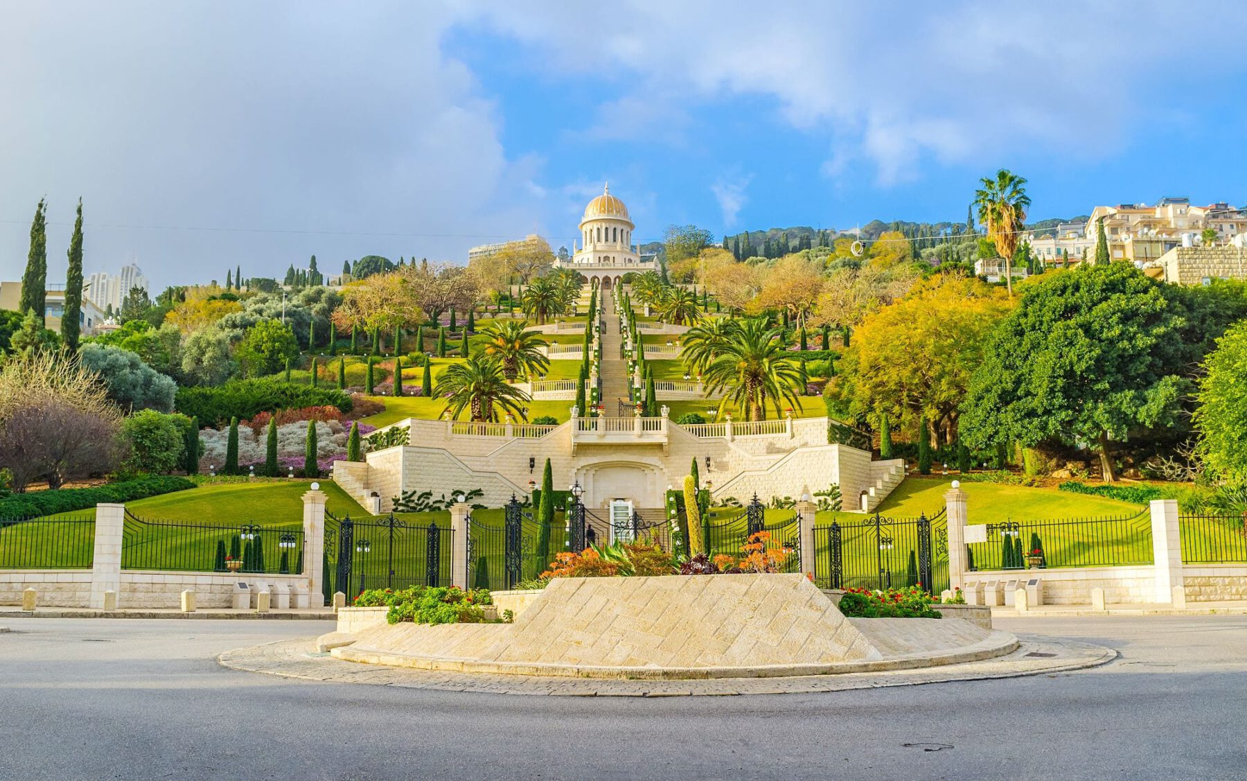 Haifa Day Trip by Train with Market tasting - IsraelRail